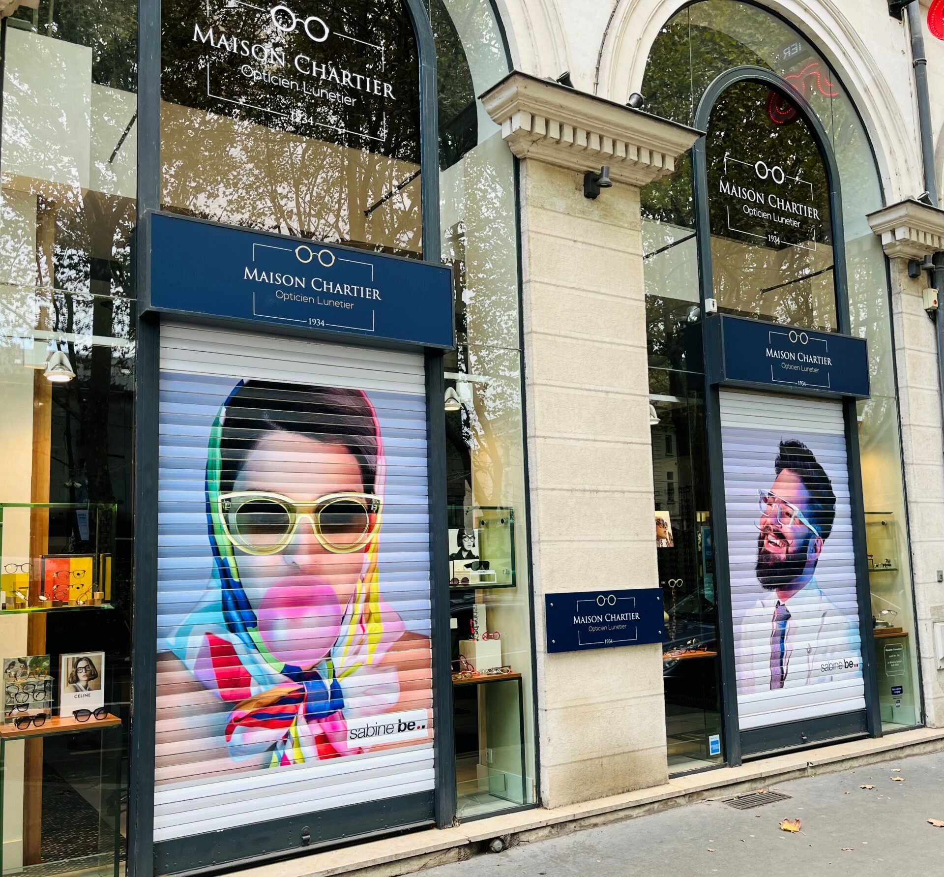 Nos rideaux de fer s'habillent en Sabine be | Chartier Opticiens